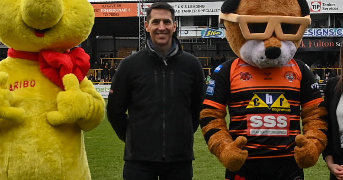 GOLDBEAR BRINGING HAPPINESS TO MARTIN HOUSE FAMILIES WITH… - HARIBO